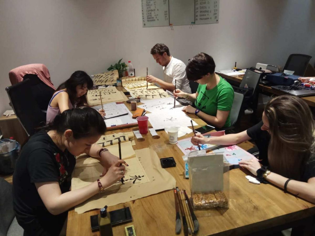 Chinese Calligraphy Classes-Special Offer! | Hutong School